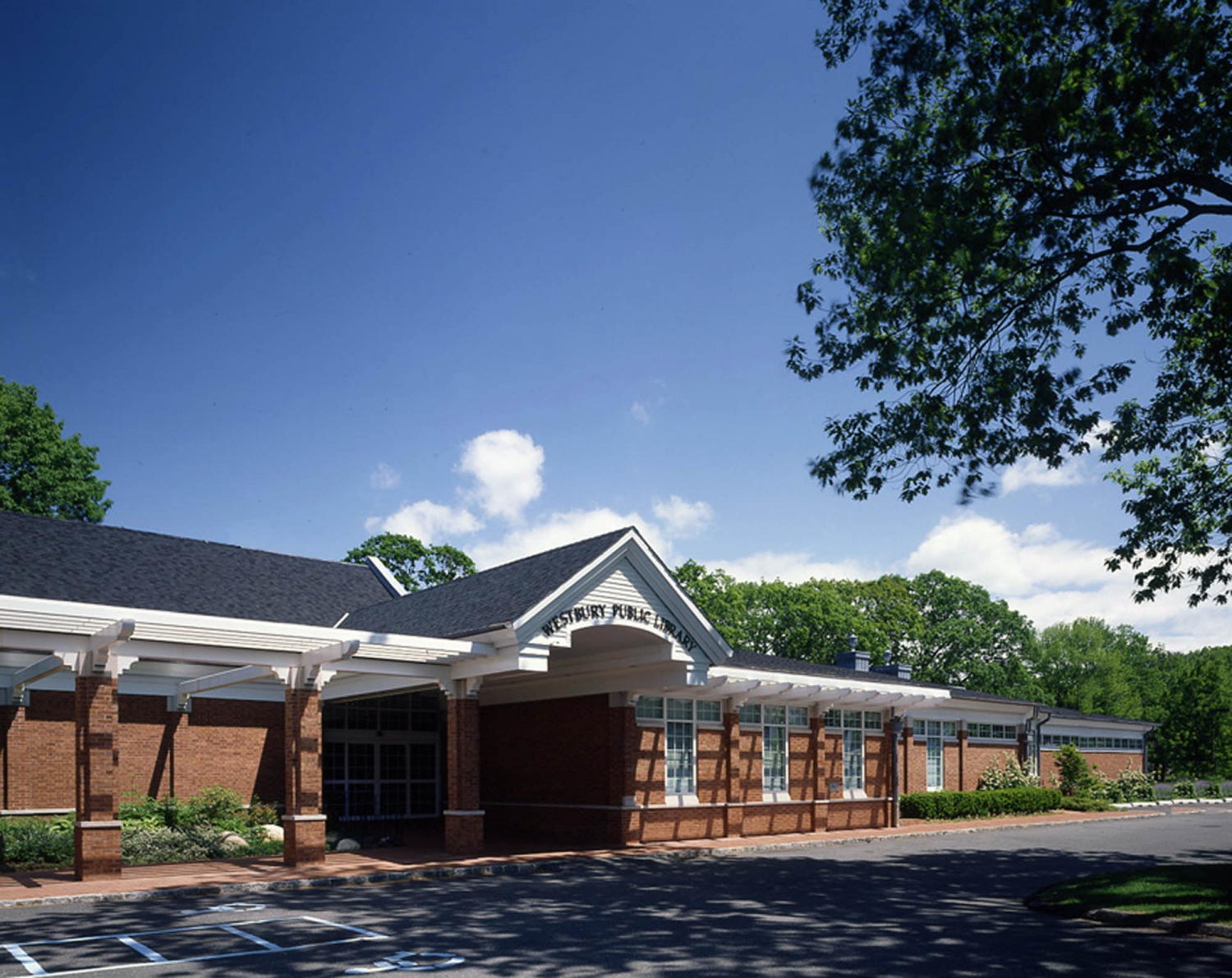 Westbury Public Library | Bentel & Bentel Architects/Planners A.I.A.
